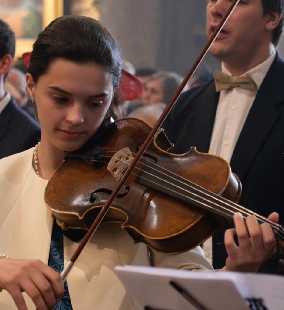 ATHÉNAÏS, UNE ALTISTE LYONNAISE - Alto - Viola